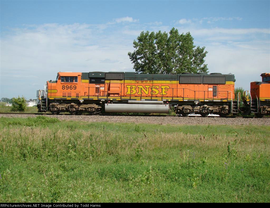 BNSF 8969
